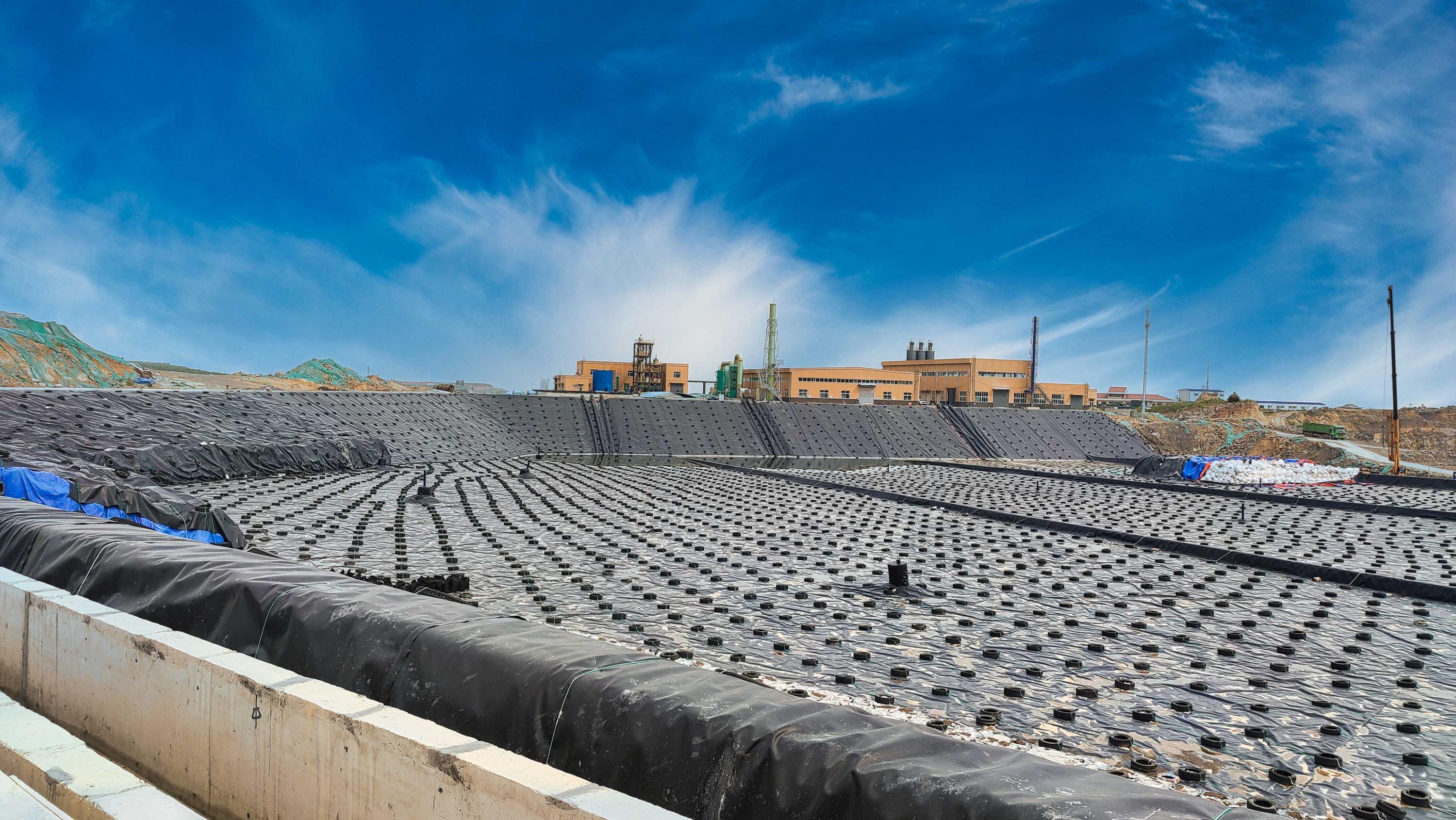 Permanent leak monitoring of an ash storage landfill liner pond